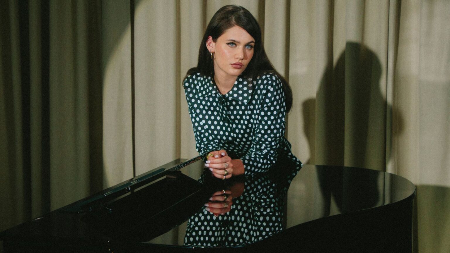 SIENNA SPIRO’s “You Stole The Show” Is a Tender Ballad with Cinematic Soul