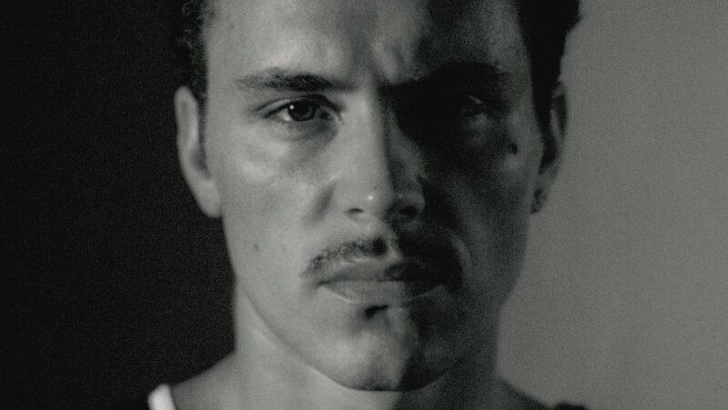 Arón Piper Blends Style and Substance in Debut Album Release